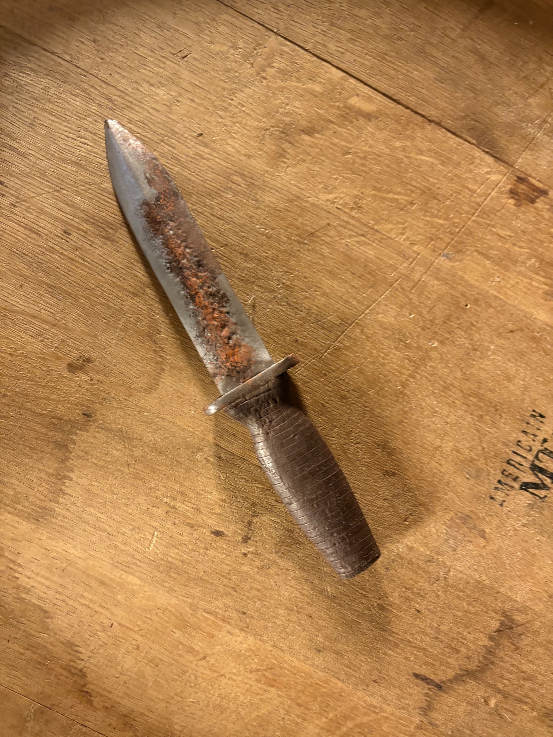 LARP Throwing Knife /w Rusty Blade 26cm beställ på nätet - larp-fashion.se