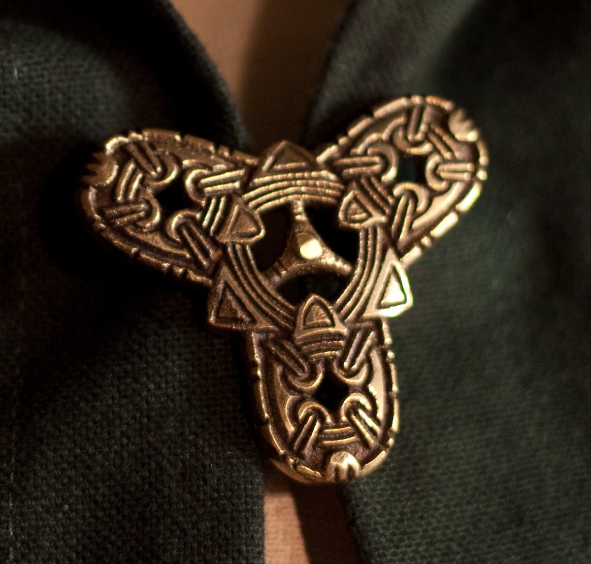 Fibule Viking trèfle commander en ligne chez larp-fashion.fr
