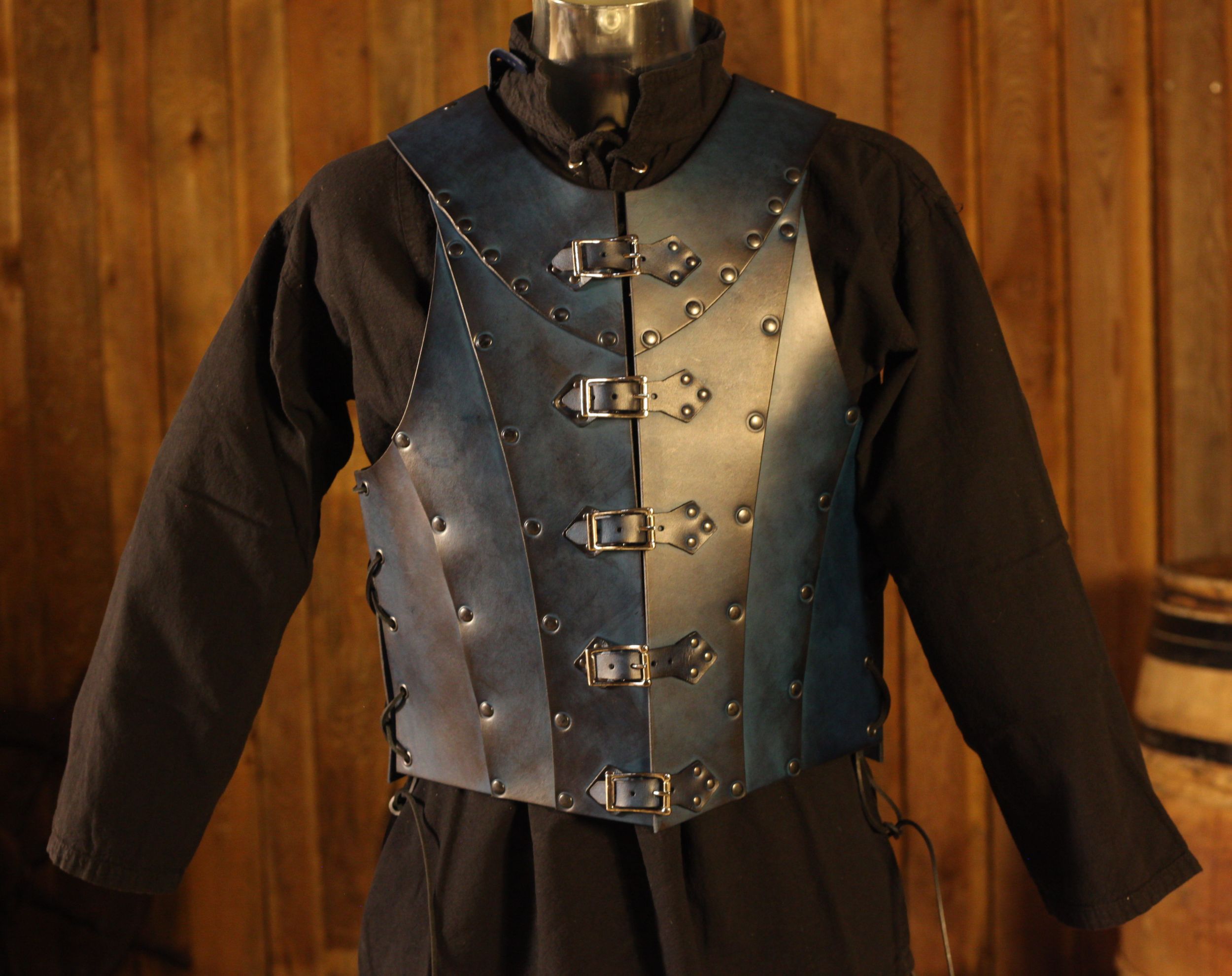 LARP Leather Armour Mercenary order online with larp-fashion.co.uk