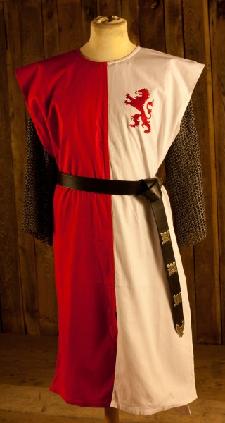 Tabard Mi-Parti avec Broderie Lion commander en ligne chez larp-fashion.fr